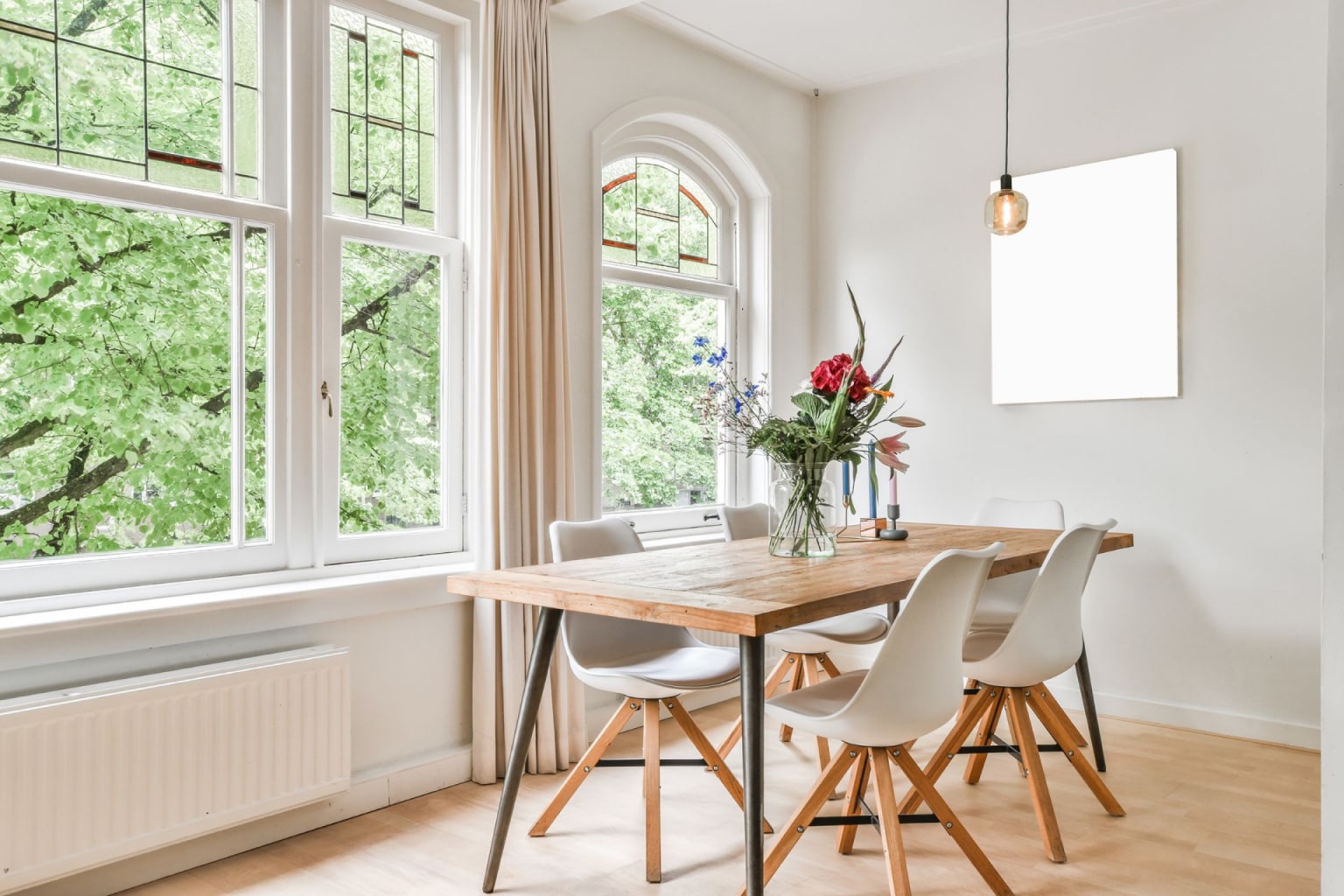 Ultimate Guide to Choosing Dining Room Windows | Burano Doors